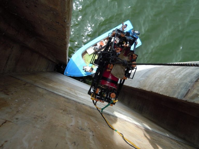 What makes ROV better than diver? - Planys Technologies India Website